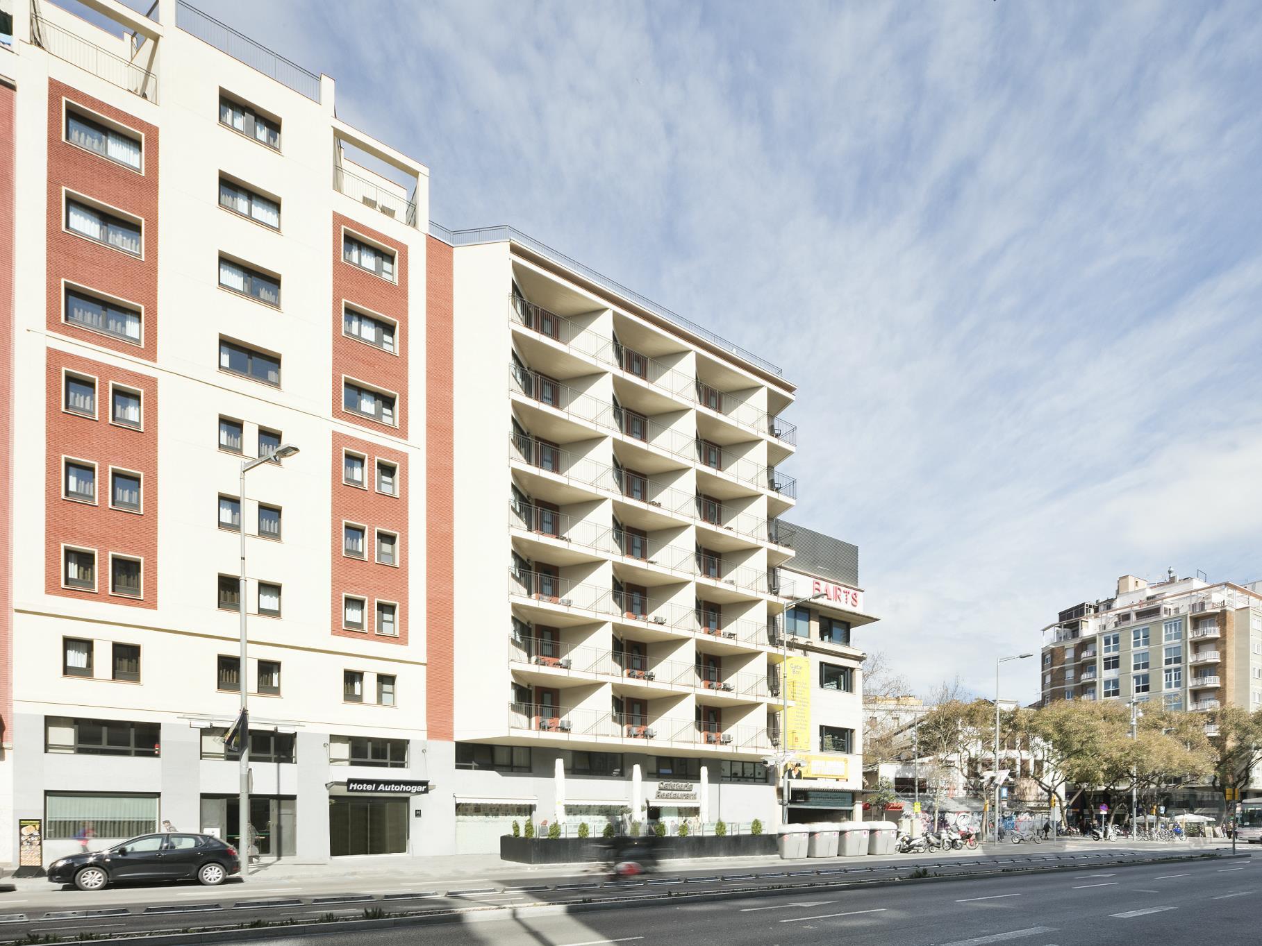 AUTO HOGAR BARCELONA | ALOJAMIENTO TRADICIONAL EN EIXAMPLE, ESPAÑA